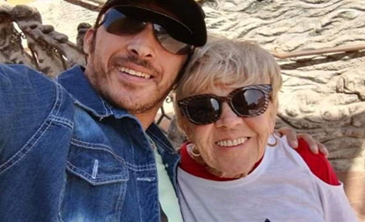 عجوز بريطانية تنفصل عن زوجها المصري الشاب وتستبدله بـ”قط” - وكالة أوقات الشام الإخبارية